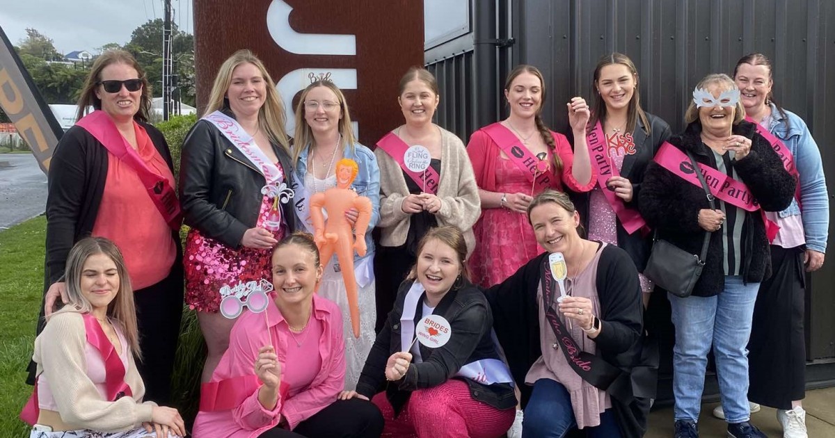 A flock of hens » Rory Gardiner Blog